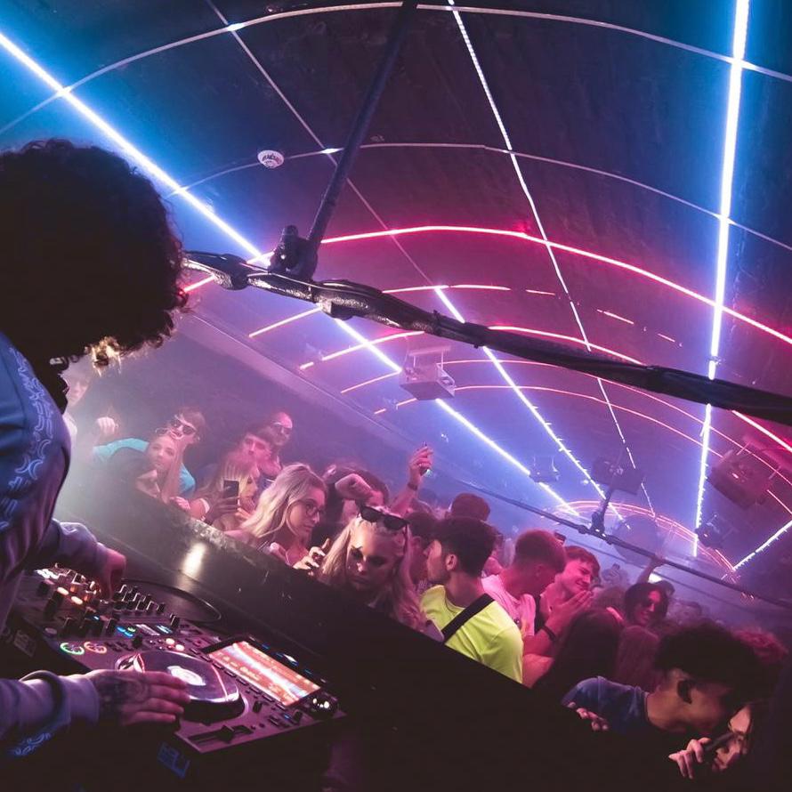 Abandoned Tunnel Rave - Creamfields Festival Afterparty at Wav ...