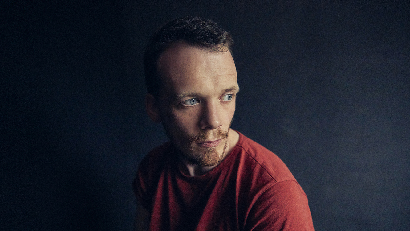 Chris Fox with support from Anna Renae at Harwell Village Hall, Harwell ...