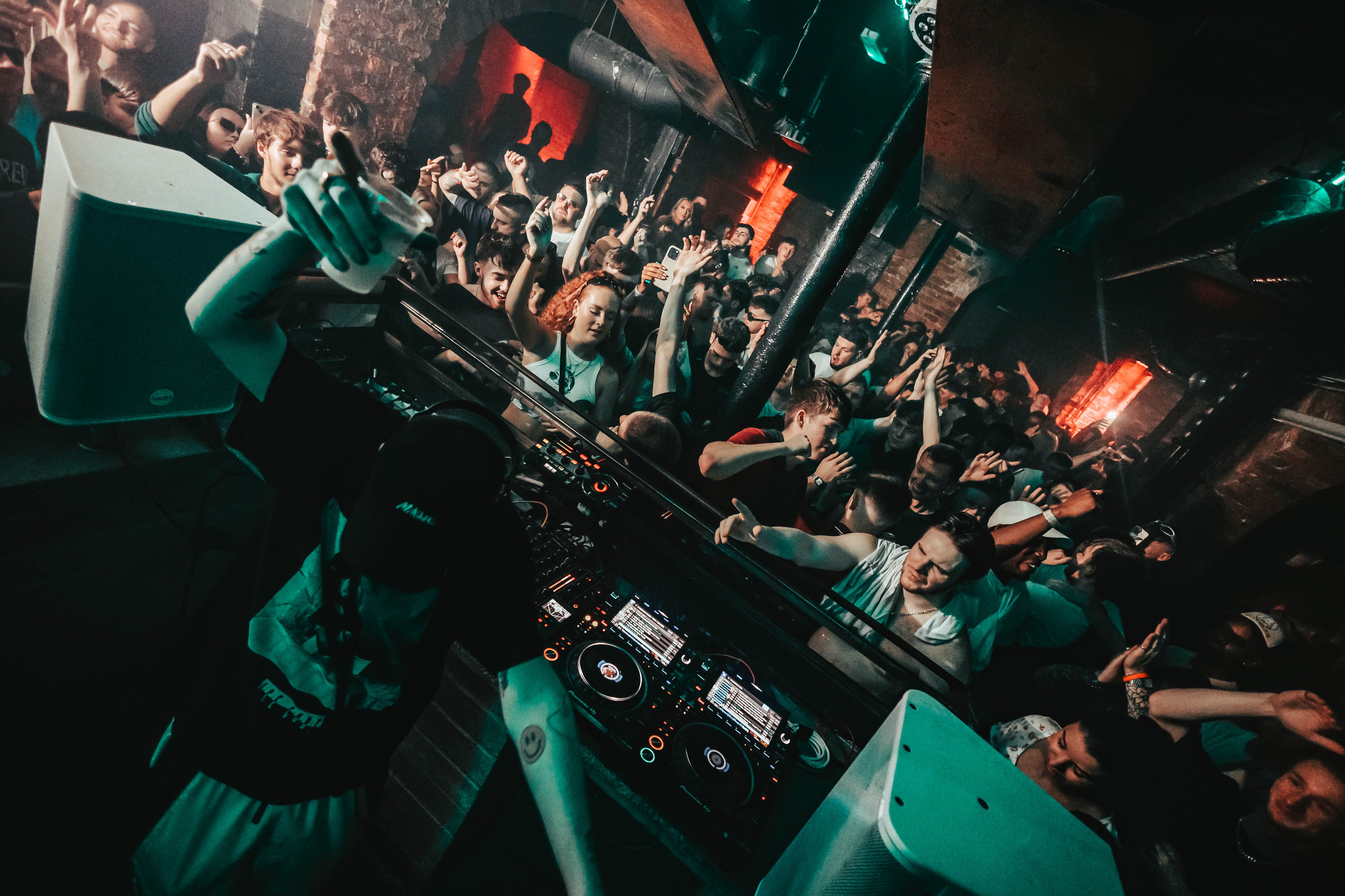 Whippin' with De La Swing, Late Replies & Special Guests at Joshua ...